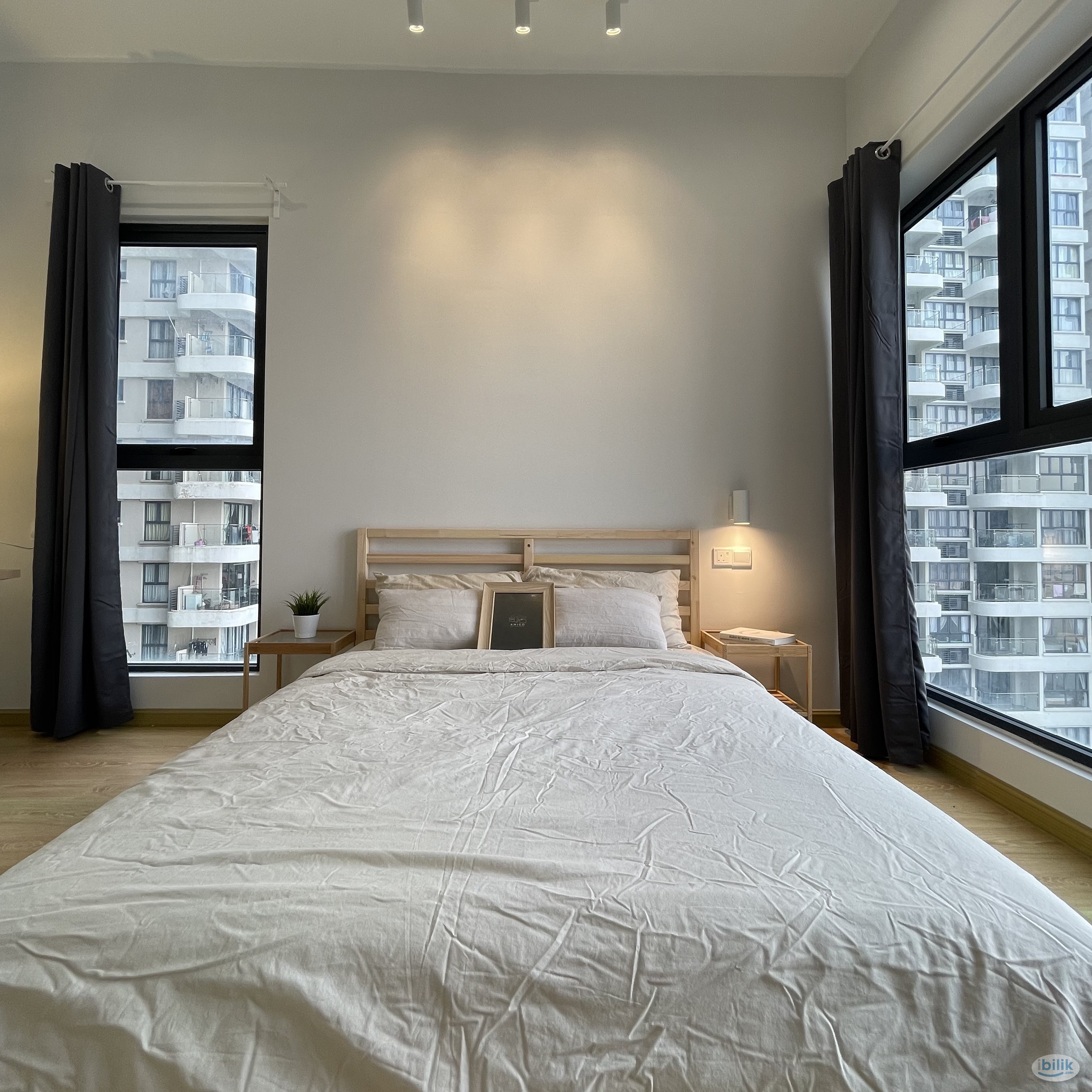 Spacious Master Room at CIQ danga bay country garden, Johor Bahru | iBilik