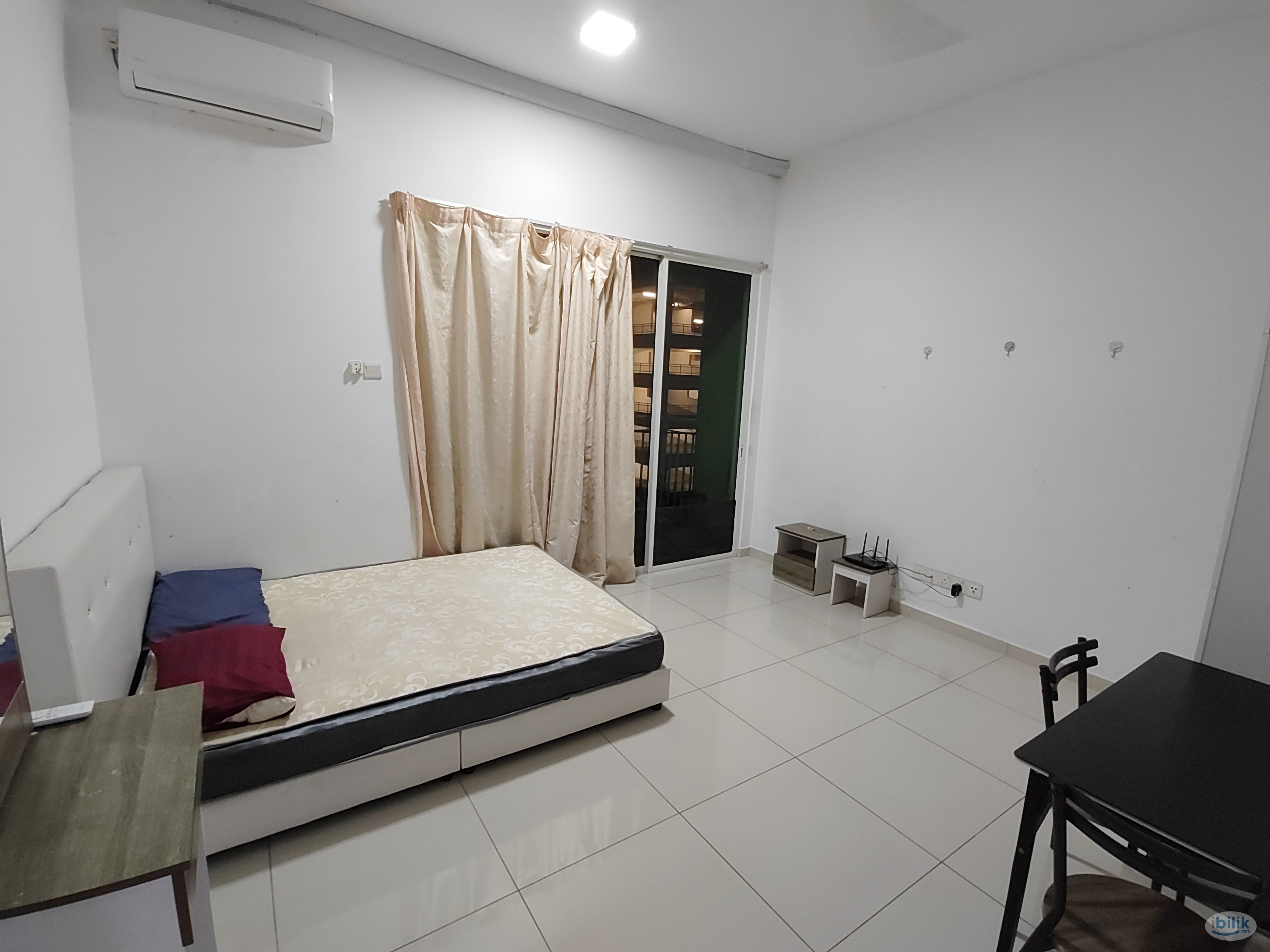 Fiera Vista Aircond Balcony Middle Room included Utilities Share ...
