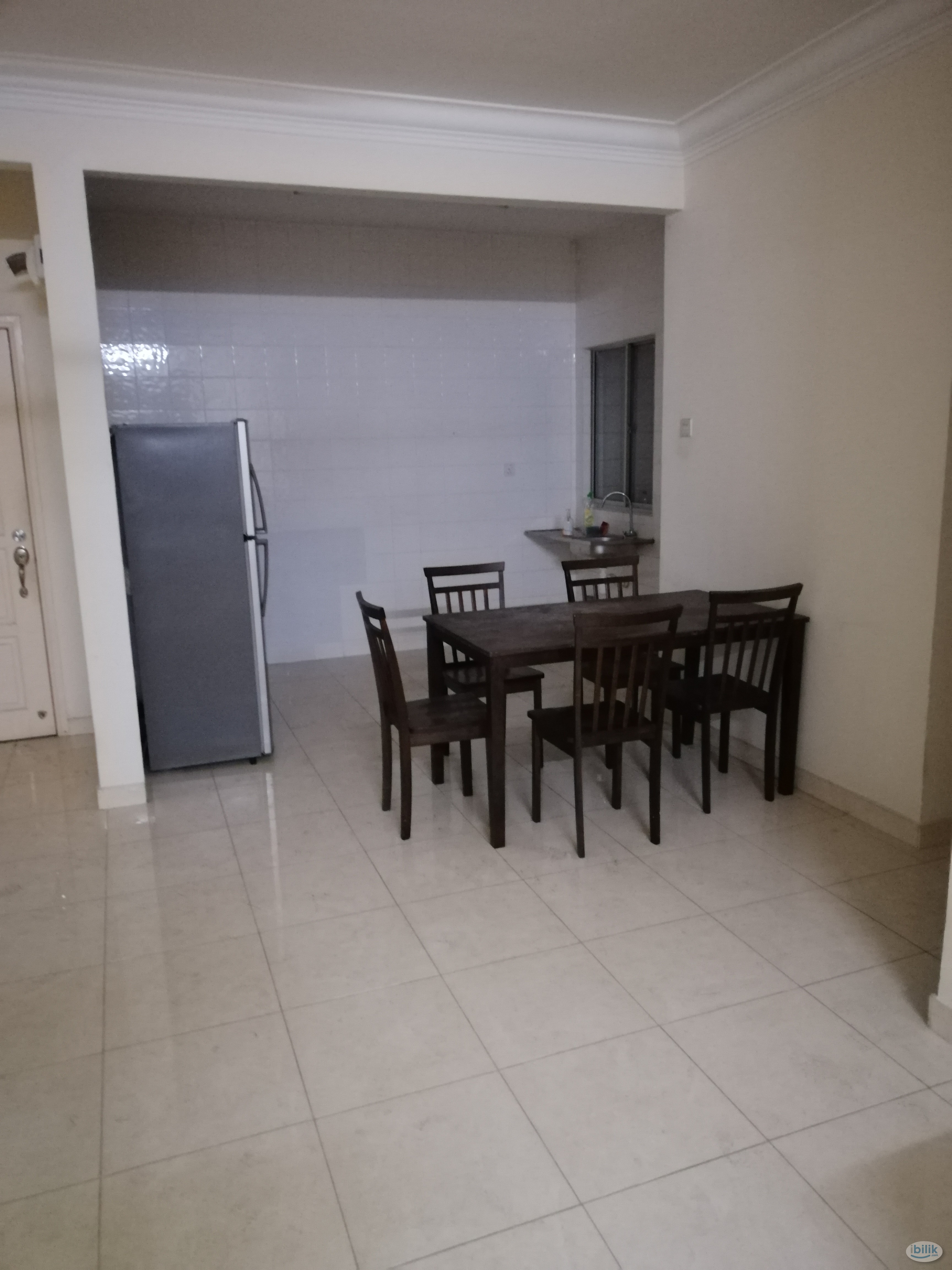 Female Single Room with Windows | iBilik